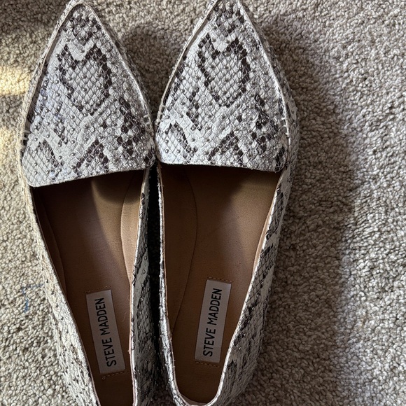 Steve Madden | Shoes | Steve Madden Snakeskin Pattern Flats Black And ...
